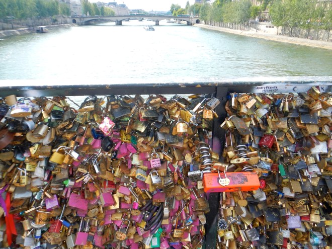 The Love Lock Bridge of Paris – Pont des Arts – StickyMangoRice