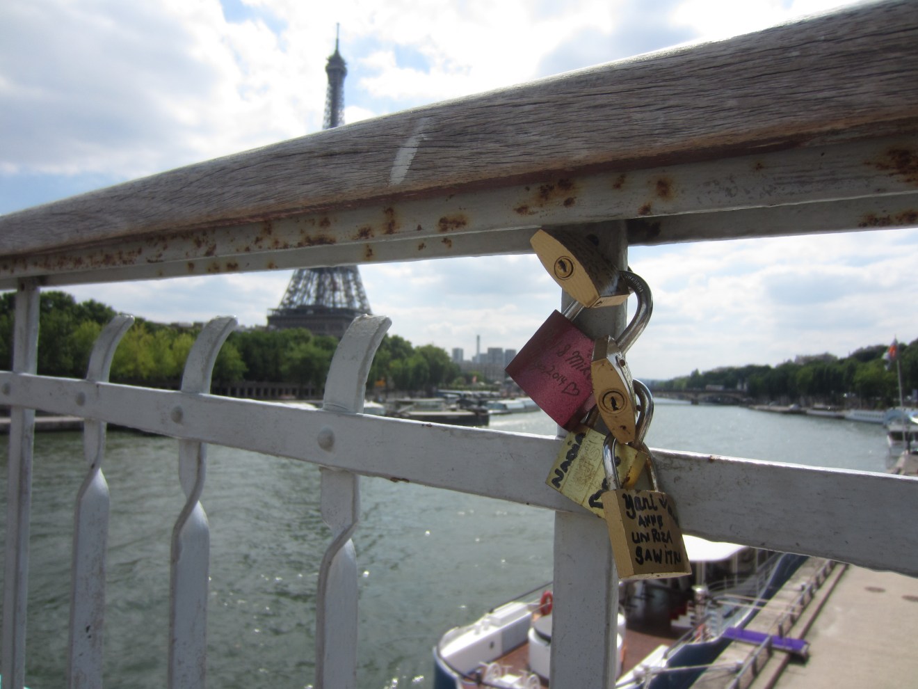 The Love Lock Bridge of Paris – Pont des Arts – StickyMangoRice